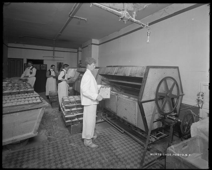 Museum of the City of New York - Clary-Reel Co., Oxo Bread, revolving ...